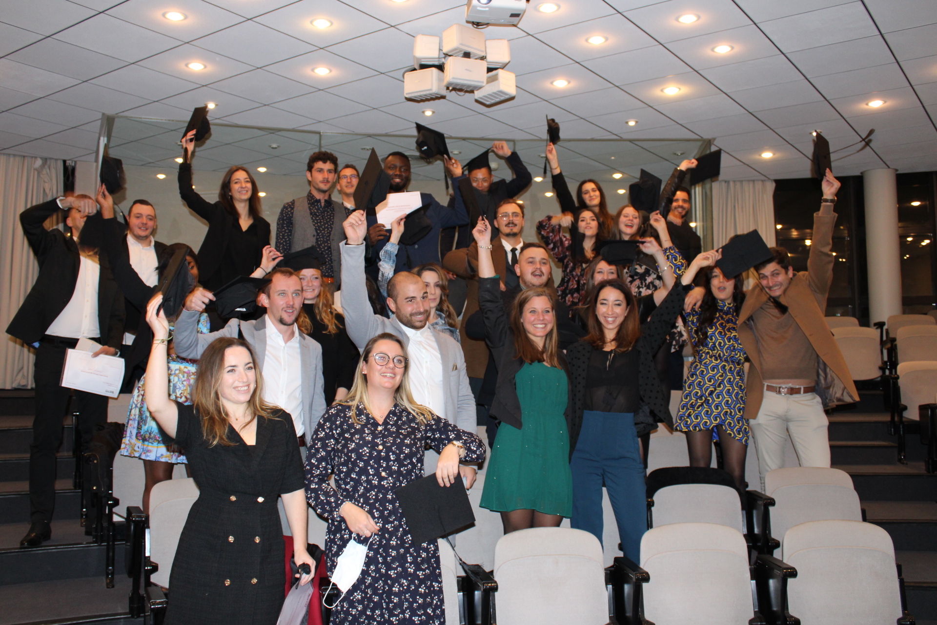 Avignon, Isema, Les pros sont sur la place ! - Economie