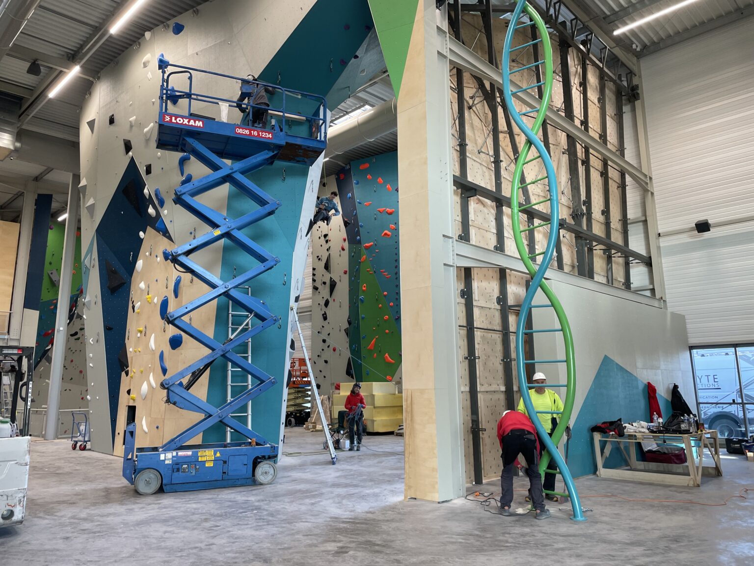 Avignon-Nord : Vertical Park ouvre la 6e plus grande salle d'escalade ...